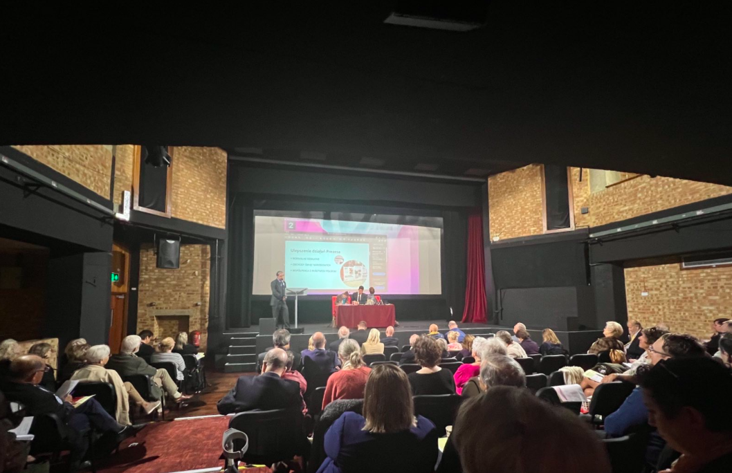 Dr Marek Laskiewicz został ponownie wybrany prezesem londyńskiego POSK ...