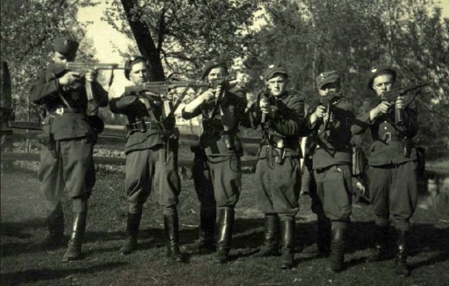 Operacja „Cezary” - akcja bezpieki infiltrująca środowisko polskiej ...