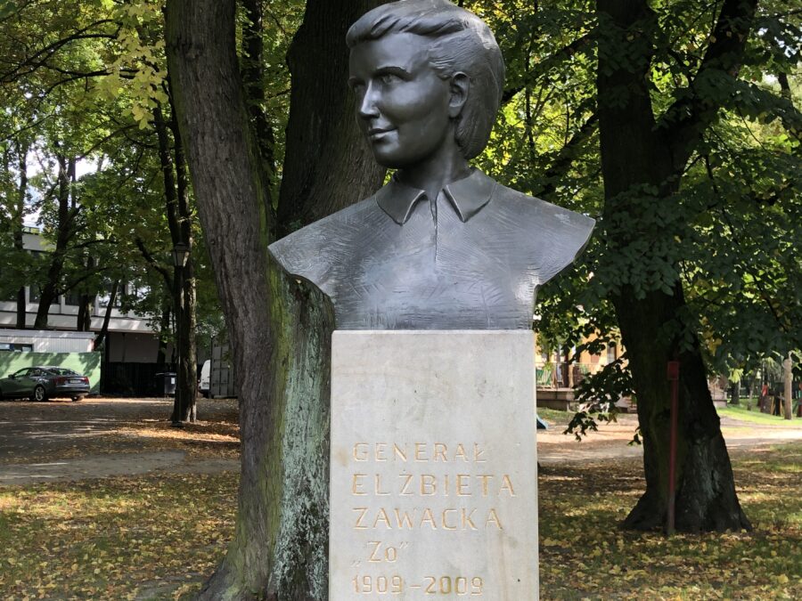 Elżbieta Zawacka, aka „Zo” – legendary AK courier and the only female ...